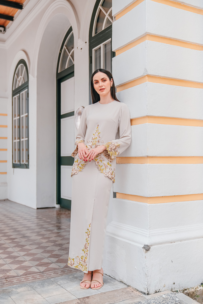 Murni Modern Kurung Summeraya in Ivory – Rico Rinaldi