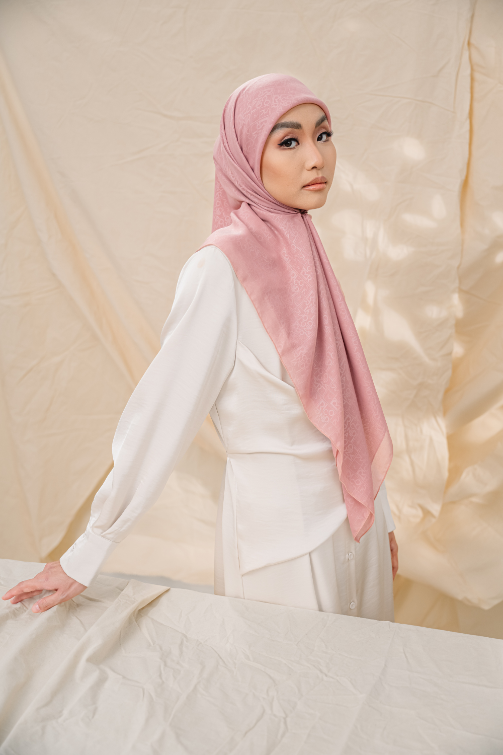 Rivora Embossed Square in Dusty Pink – Rico Rinaldi