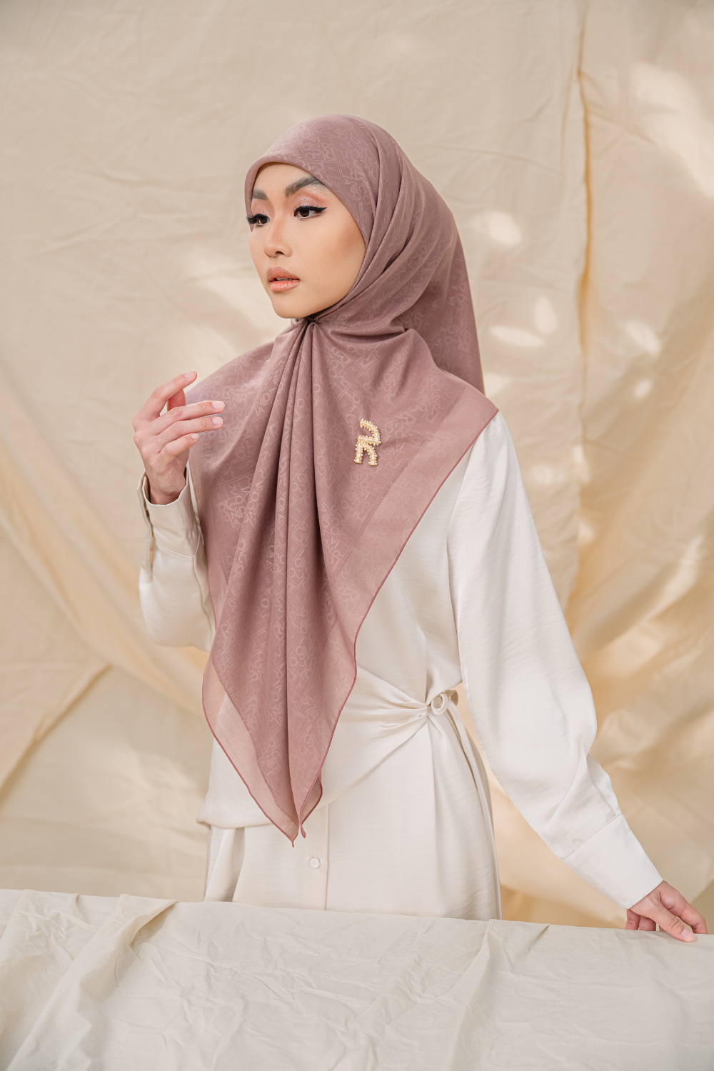 Rivora Embossed Square in Mushroom Brown – Rico Rinaldi