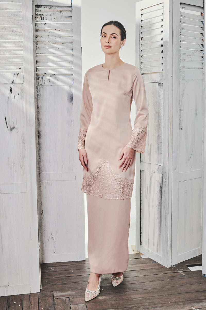 Janna Long Modern Kurung in Rose Gold – Rico Rinaldi